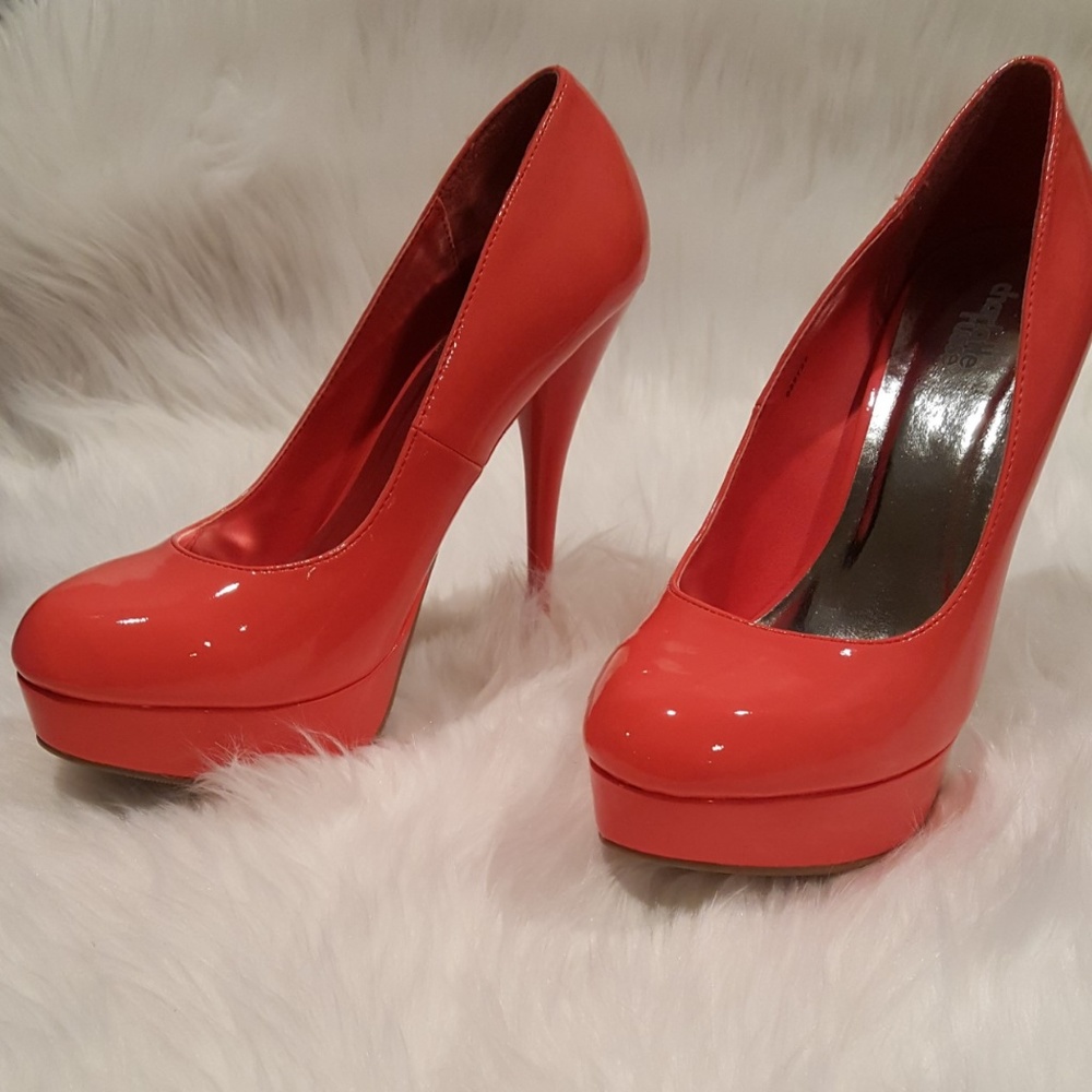 Brand New Patent Coral Colored Platform Heels - Gem